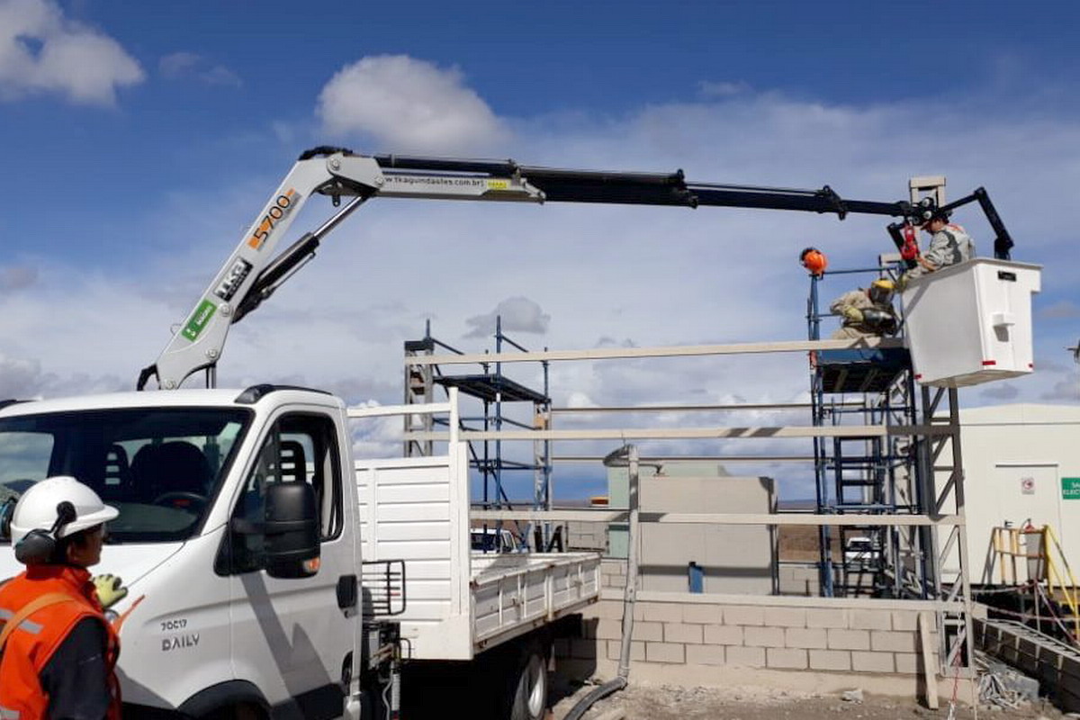 TKA colocó su hidrogrúa más austral del continente - Maquinac